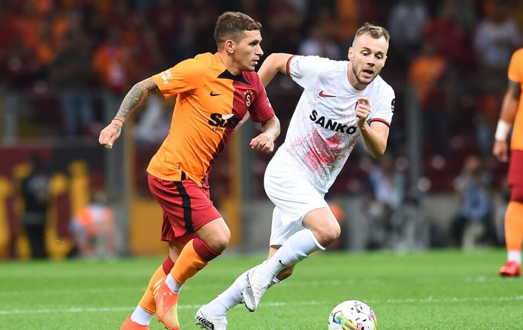 OFICIAL | Alex Maxim a semnat cu Beşiktaş! Românul a ajuns la fosta ...